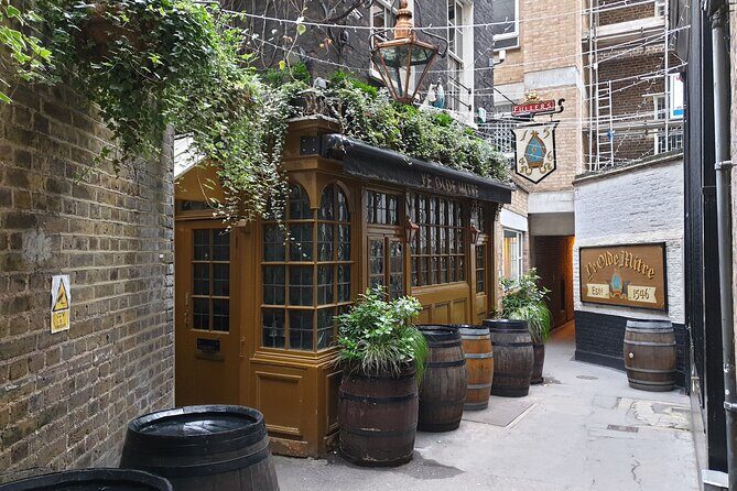 Burnings, Butchery & Black Death: A Walking Tour of London's Bloody Past - The Sum Up