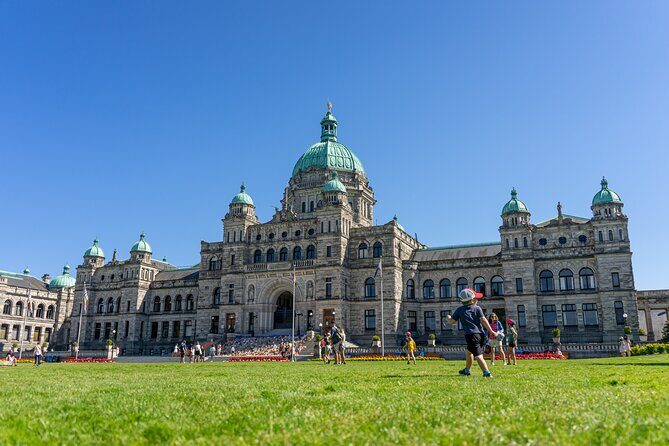 Butchart Gardens and Victoria Sightseeing Tour from Vancouver - FAQ