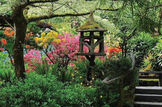 Butchart Gardens Evening Illumination Shuttle - How Does This Tour Compare?