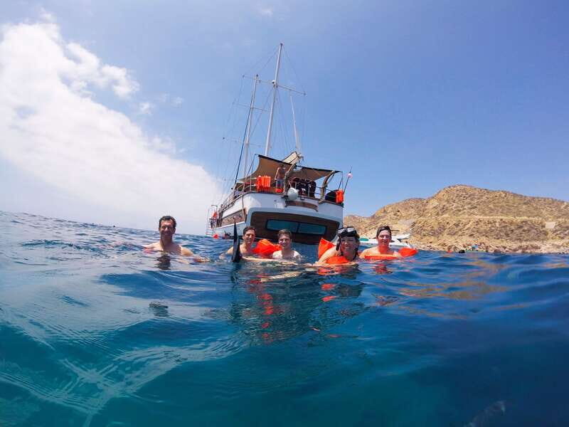 Cabo: Luxury Yacht Snorkel Cruise with Lunch and Open Bar - An Up-Cclose Look at the Experience