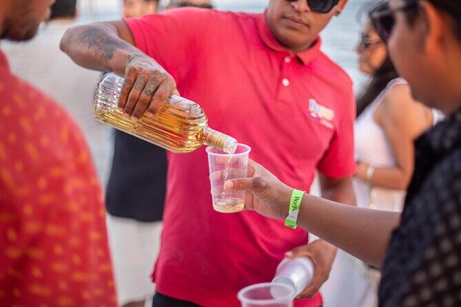 Cabo Party Cruise with Sunset, Music & Open Bar - Who Will Love This Tour?