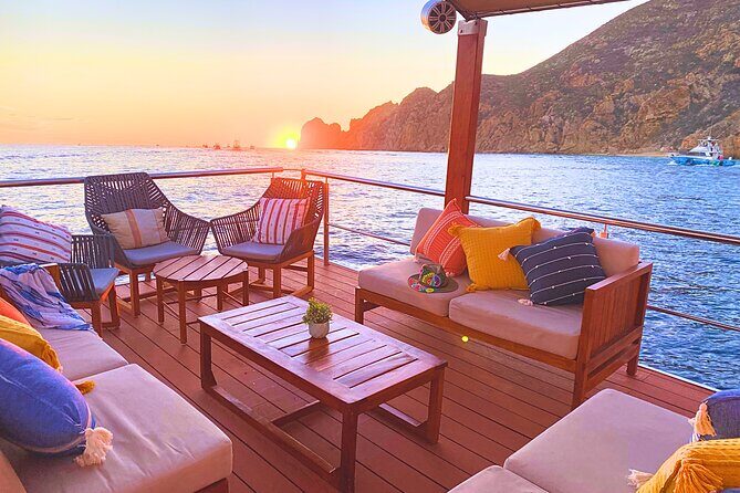 Cabo Private Catamaran, Chill Experience with Sup and float mat - The Sum Up