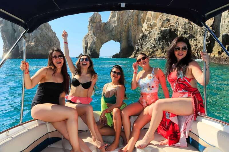 Cabo Private Yacht Tour: The Arch, Sea Lions & Scenic Beach - The Sum Up