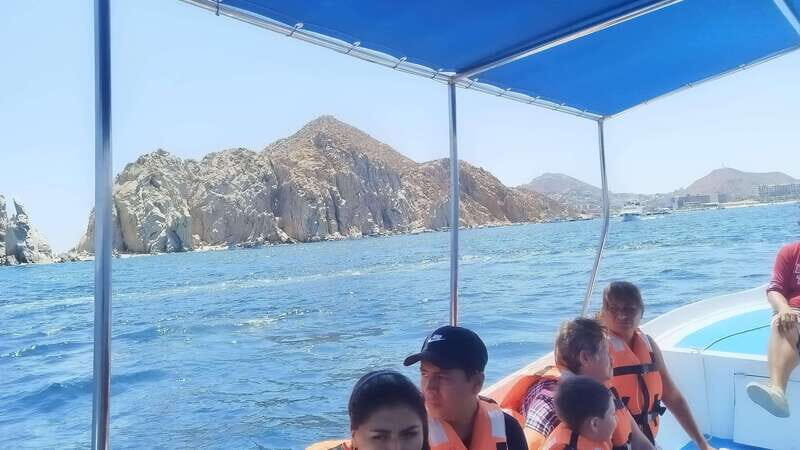 Cabo San Lucas: boat tour around the peninsula and stay at the beach - A Closer Look at the Cabo San Lucas Boat Tour