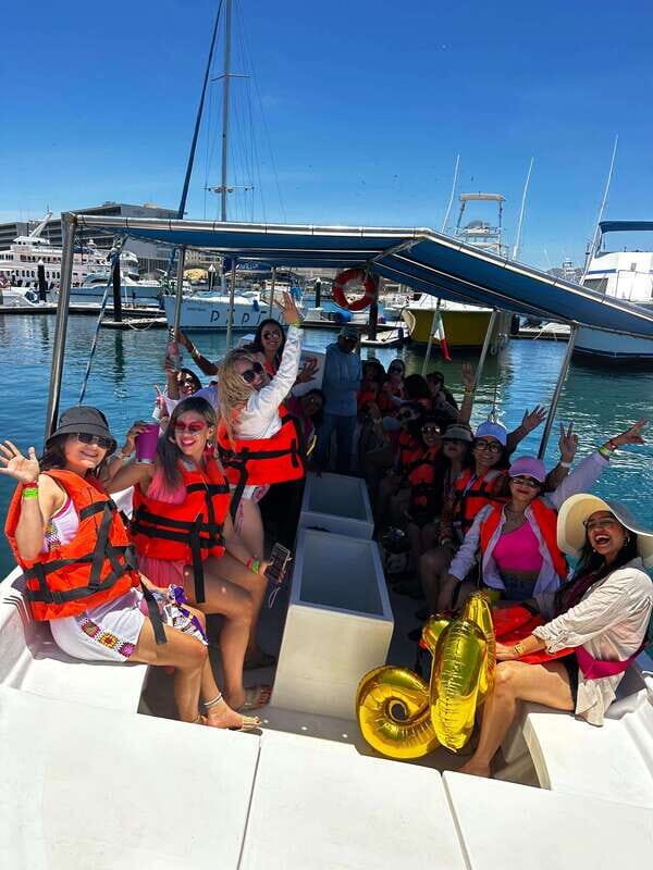 Cabo San Lucas: boat tour around the peninsula and stay at the beach - Who Will Love This Experience?