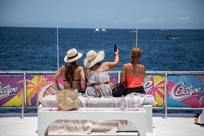 Cabo San Lucas Sunset Cruise Full dinner, open bar and transfer - Key Points