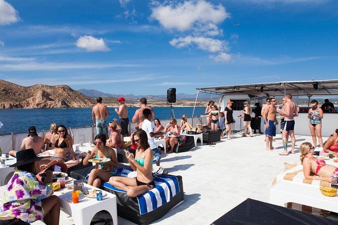 Cabo San Lucas Sunset Dinner Cruise with Open Bar - In The Sum Up