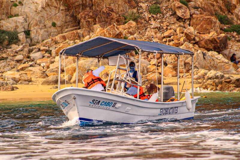 Cabo San Lucas: Tour al Arco en Barco Fondo de Cristal - The Experience in Detail