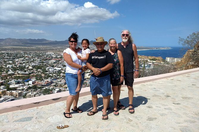 Cabo Shuttle Transportation round tríp prívate shuttle 1 to up 5 people - Key Points