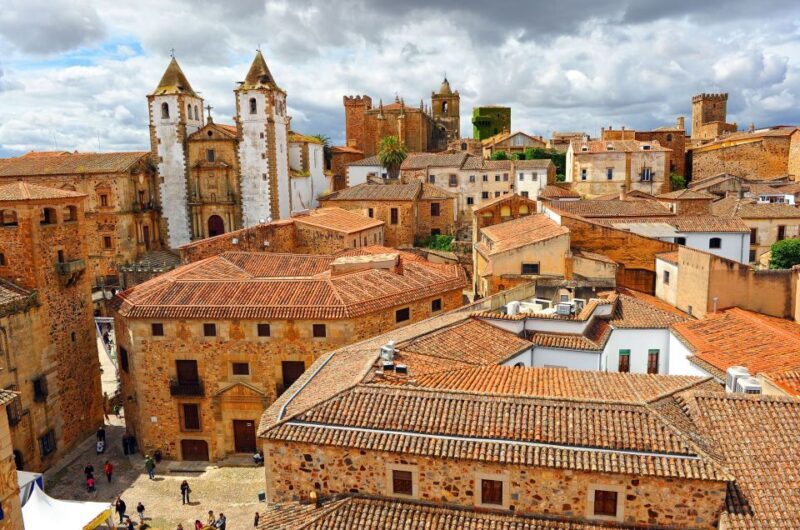 Cáceres: Guided City Highlights Walking Tour - What to Expect During the Tour