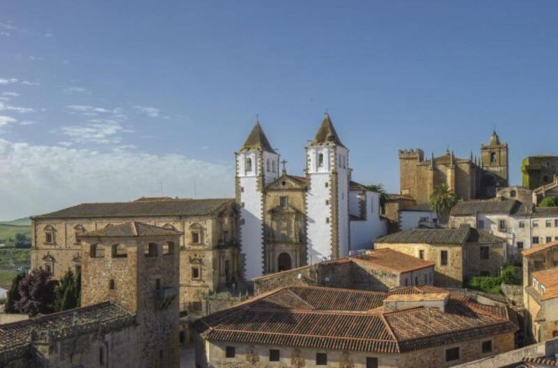 Caceres: Highlights, History and Jewish Quarter Walking Tour - Discovering Caceres: Highlights, History, and the Jewish Quarter Walking Tour
