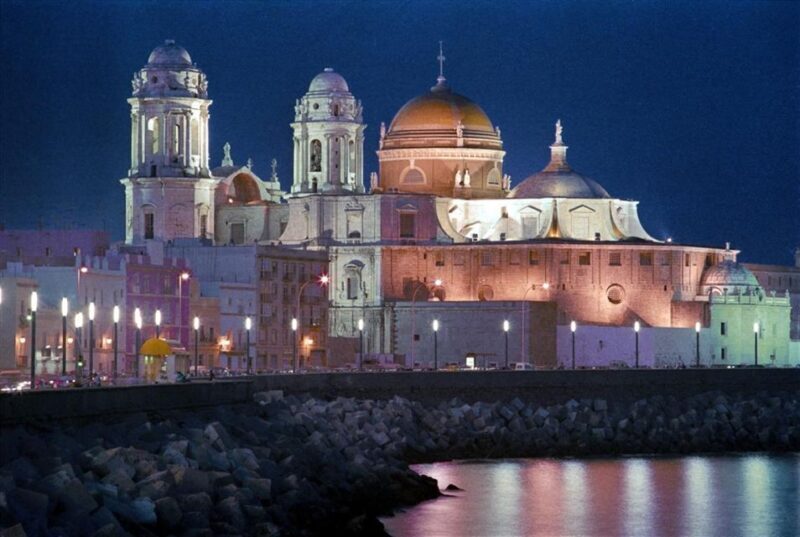 Cadiz: Medieval Tour - Discovering Cadiz on a 2-Hour Journey