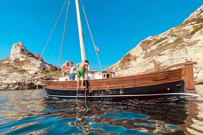Cagliari boat tour : 5 swim stops, aperitif & Sardinian lunch - FAQ
