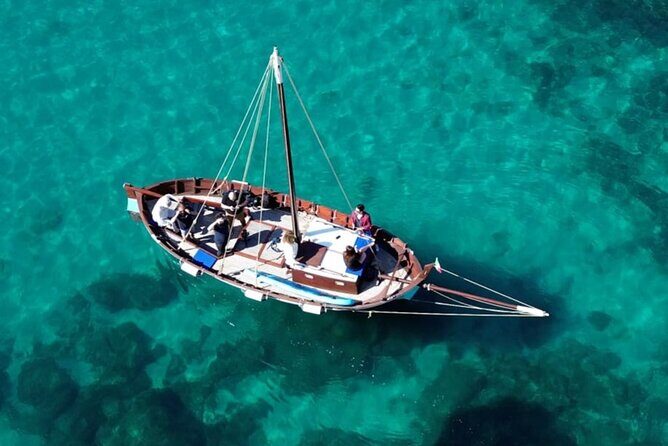 Cagliari Gulf Boat tour : 5 stops, snorkeling & local aperitif - Key Points