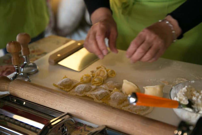 Cagliari Home Cooking Class: Pasta, Wine & Sardinian Flavors - Key Points