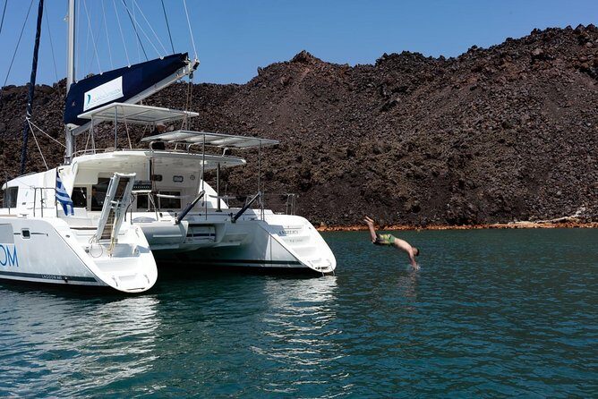 Caldera Cruise with Swim Stops, BBQ on board and drinks! - Key Points