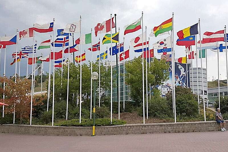 Calgary: 3.5-Hour Bus City Tour with Gasoline Alley Museum