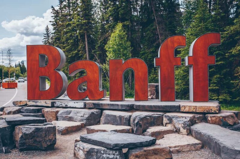 Calgary: Banff Top 5 Lakes Tour with Banff Town Visit - A Deep Dive into the Experience