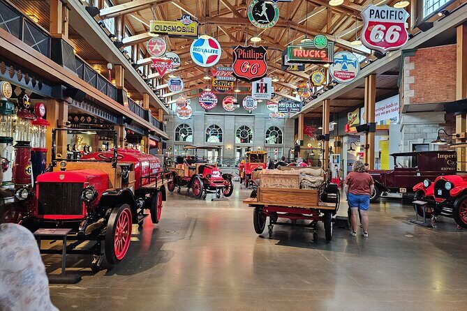 Calgary City Tour and Yamnuska Wolfdog Sanctuary Private Tour - An In-Depth Look at the Calgary City Tour and Yamnuska Wolfdog Sanctuary