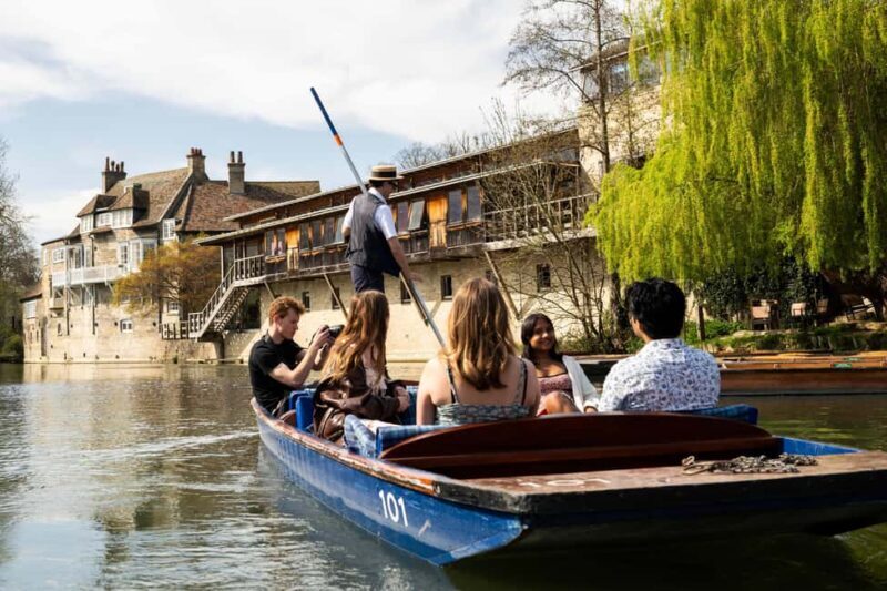 Cambridge University: Guided Punting Tour on the River Cam - Key Points