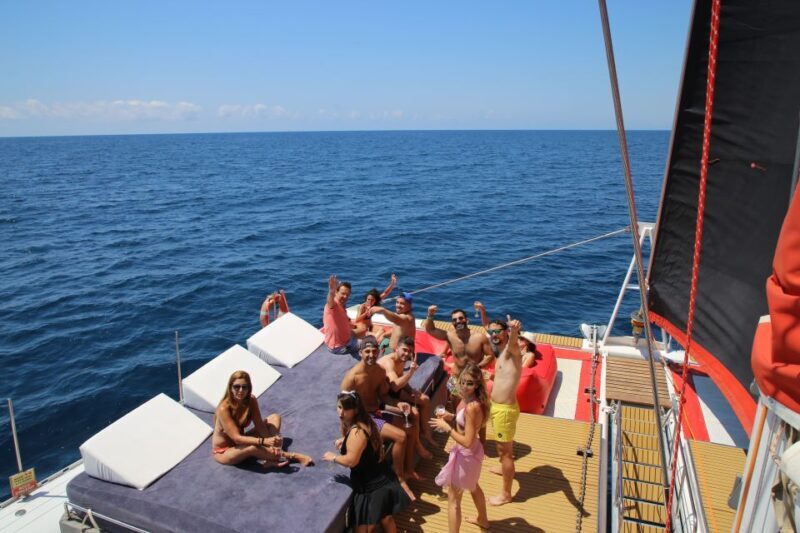 Cambrils: Catamaran Cruise with Drinks and BBQ Lunch Option - FAQ