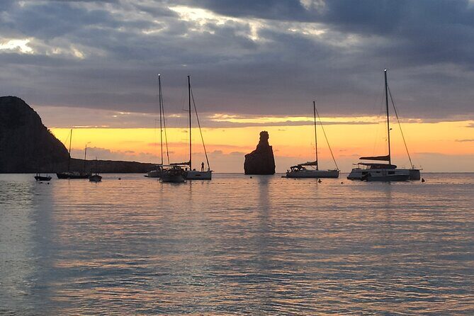 Can Marca, Las Dalias Hippie Market and Benirras Tour - The Sum Up