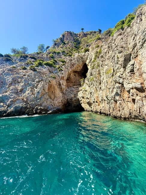 Can Picafort: 2-Hour Boat Tour with Snorkeling & Sea Caves - Guides and Crew