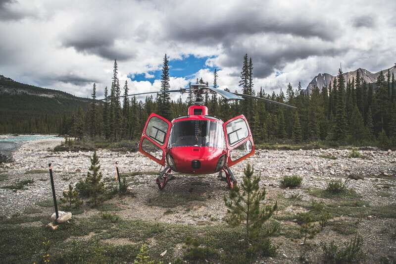Canadian Rockies: Helicopter Flight with Exploration Hike - An In-Depth Look at the Tour Experience