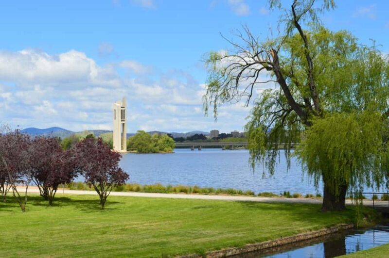 Canberra One Day Tour - The Perfect Audience for This Tour