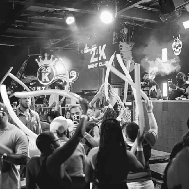 Cancun: 24 K Club Open Bar and Table incluided - What Is the 24 K Club Experience Really Like?