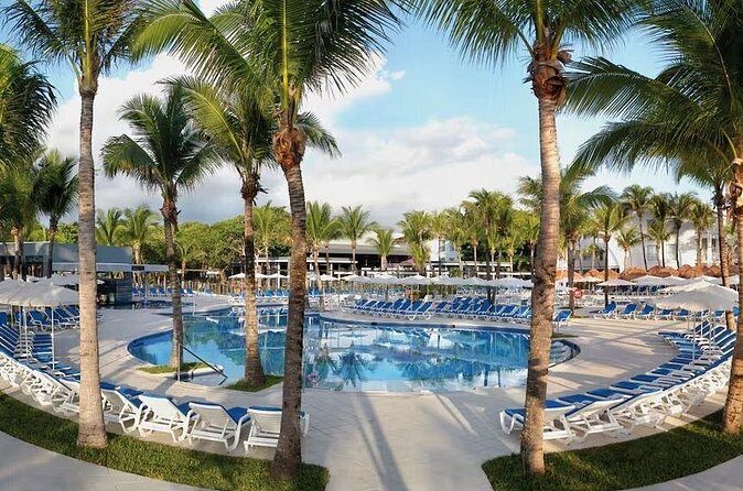 Cancun Airport and Hotel Riu Yucatan Private Shuttle - Who Would Benefit Most from This Service?