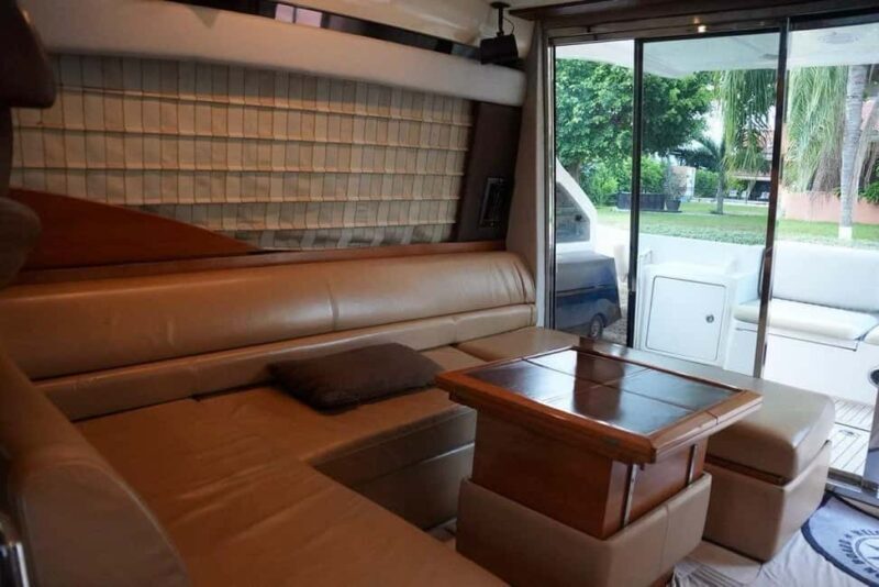 Cancun: Azimut 47 Fly Private Yacht - 6 hours to Isla Mujeres - Who Will Love This Tour