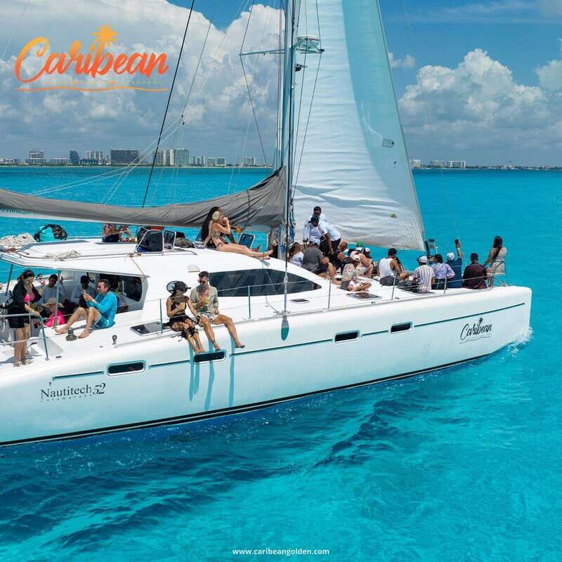 Cancun: Isla Mujeres Catamaran + Coco Bongo Show - Key Points