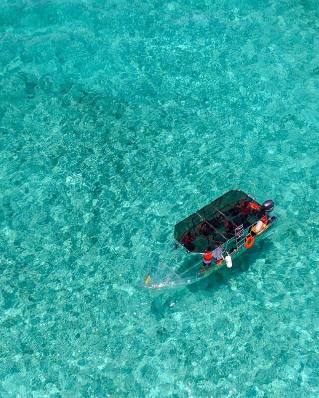 Cancún: Nichupté Lagoon Transparent Boat Tour with Drinks - Key Points