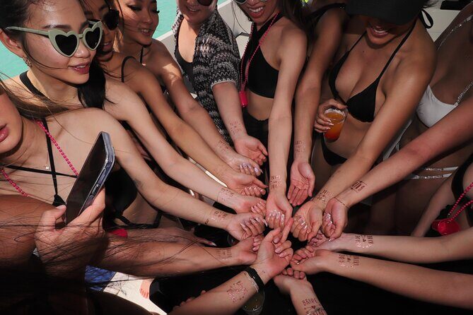 Cancún Private Catamaran with Snorkel and Open Bar - The Sum Up