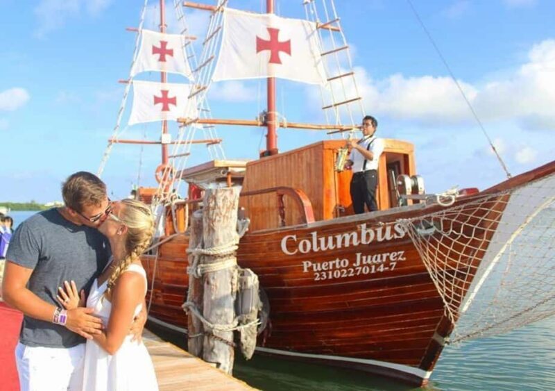 Cancun: Romantic evening in galleon with dinner and open bar - FAQ  