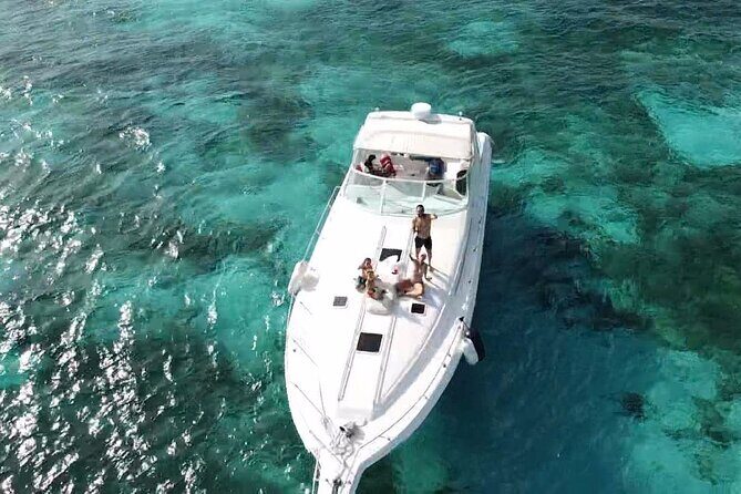 Cancun yachts rental BEATIFUL YACHT 46FT, 15 PAX MAX 25P6 - Experience the Luxury of a Cancun Yacht Rental: A Complete Review of the 46FT Private Yacht