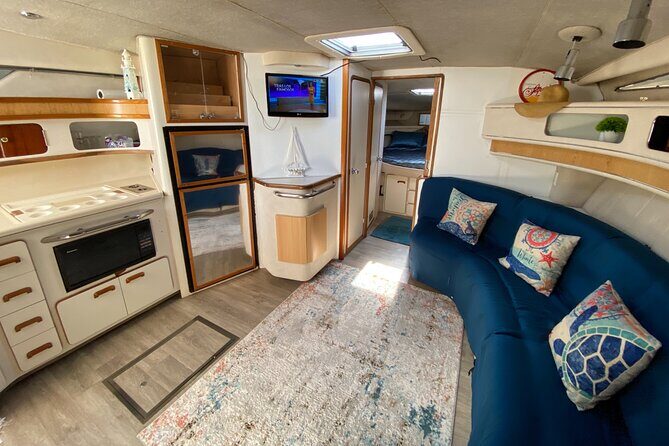 Cancun yachts rental BEATIFUL YACHT 46FT, 15 PAX MAX 25P6 - Who Should Book This Tour?