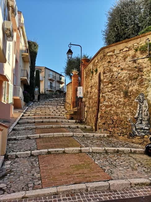 Cannes Walking Tour with Little Souvenir - Value Analysis