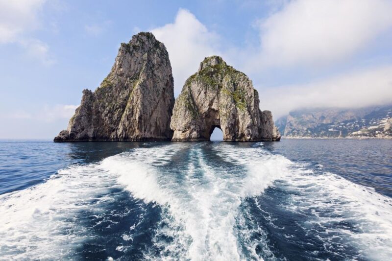 Capri: 2-Hour Boat Tour with Happy Hour - FAQ
