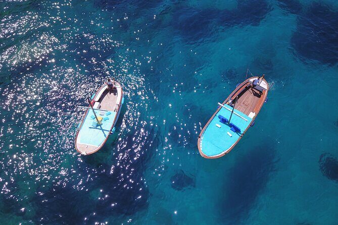 Capri Boat tour in 3 hours - A closer look at the experience: what to expect