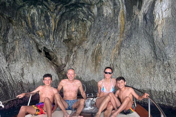 Capri half-day Private Tour from Sorrento - Premium 28ft Boat - Starting Point: Marina Grande and the Antico Borgo Marinaro