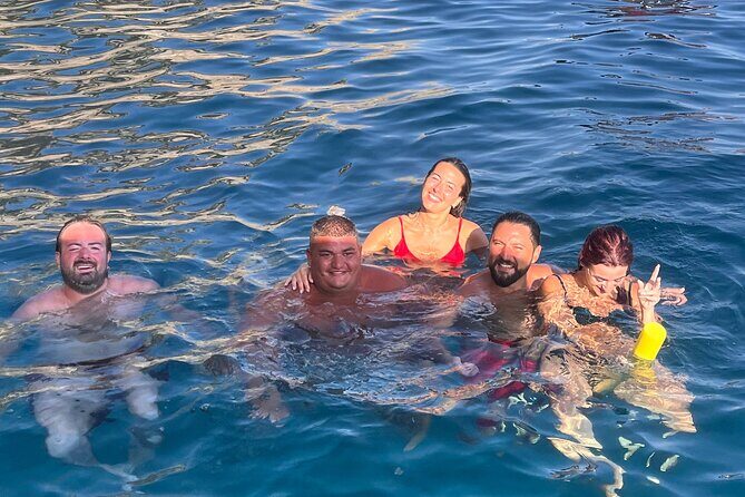 Capri half-day Private Tour from Sorrento - Premium 28ft Boat - Optional: Blue Grotto