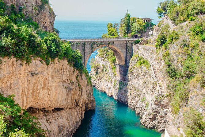 Capri Island Boat Tour from Amalfi with Snorkeling | Small Group - FAQ