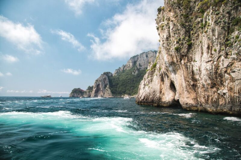 Capri: Island Sightseeing Tour with Blue Grotto Stop - FAQ