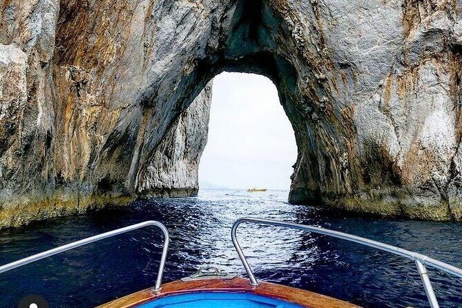 Capri magical boat tour for an unforgettable 3 hour experience. - FAQ