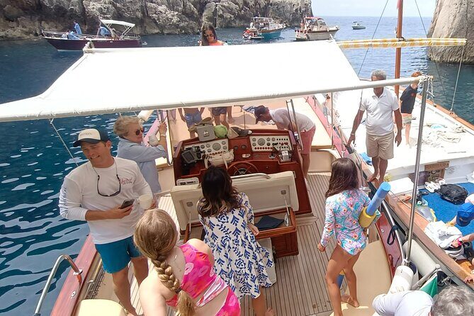 Capri Samba Boat Tour, Sail in Style by Boat. - Discovering Capri on a Stylish Boat