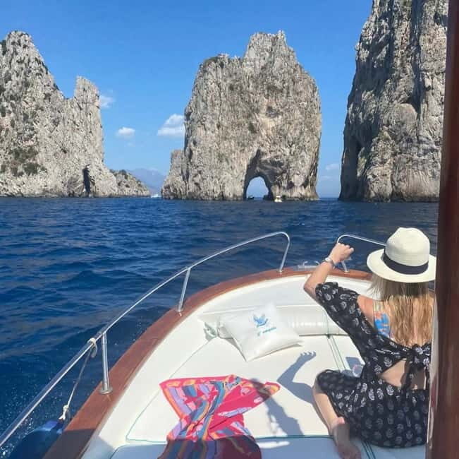 Capri: Scenic Boat Tour with Swimming, Limoncello & Snack - What Makes This Tour Stand Out