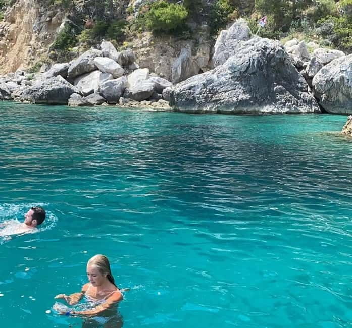 Capri: Scenic Boat Tour with Swimming, Limoncello & Snack - Who Is This Tour Best For?