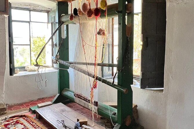 Carpet Weaving Art Lessons & Experience - An In-Depth Look at the Bodrum Carpet Weaving Experience